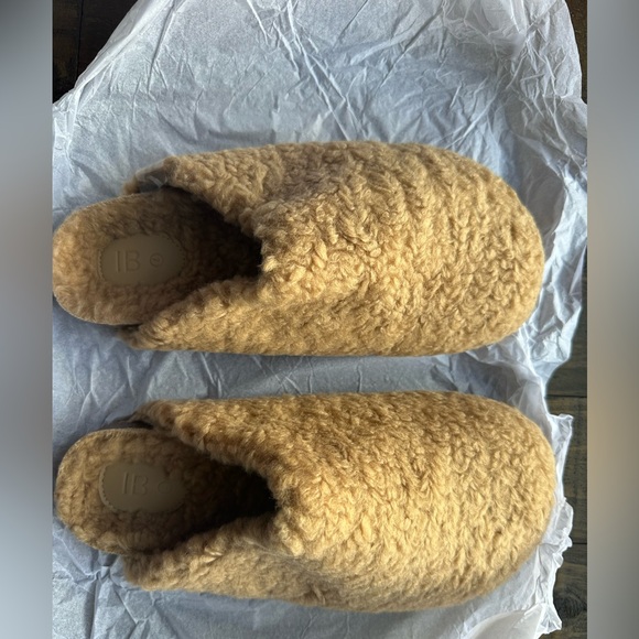 INTENTIONALLY BLANK | Shoes | Intentionally Blank Sherpa Clogs | Poshmark
